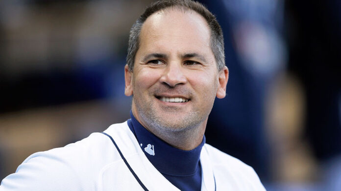 Omar Vizquel, impulsa el béisbol con Gigantes de Rivas